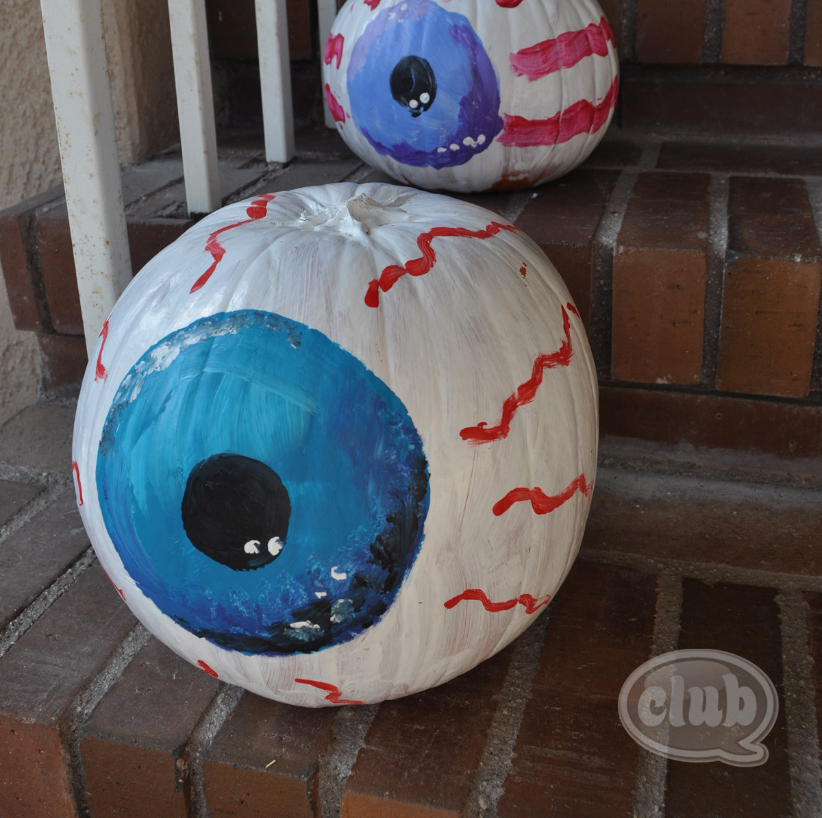 Eyeball Painted Pumpkins DIY | Club Chica Circle - where crafty is ...