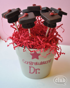Chocolate Graduation Cap Bouquet | Club Chica Circle - where crafty is ...