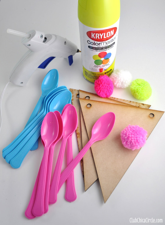 Easy Plastic Spoon Spring Flower Garland | Club Chica Circle - where ...