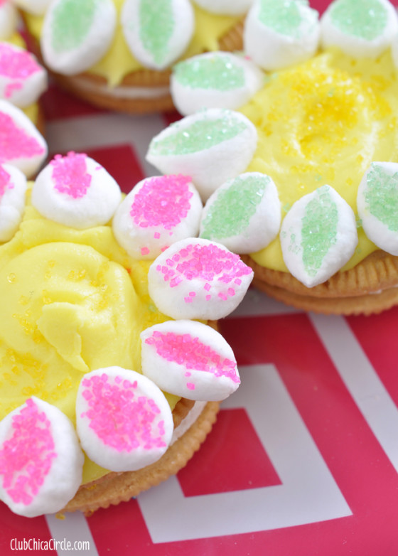 Spring Flower Cookies DIY | Club Chica Circle - where crafty is contagious