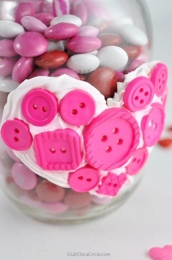 Button Heart Mason Jar | Club Chica Circle - where crafty is contagious