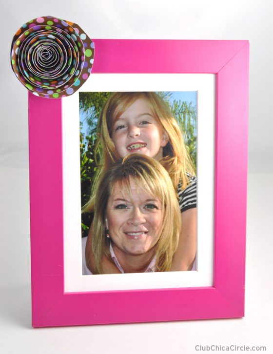 Pretty Paper Flower DIY | Club Chica Circle - where crafty is contagious